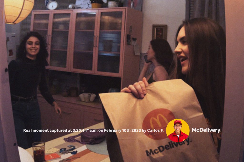 McDonald's captura momentos de felicidad poniendo una cámara oculta a sus repartidores - La ...