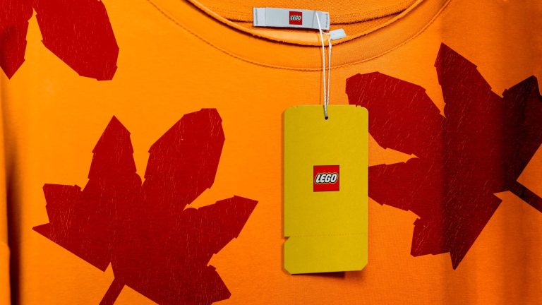LEGO evoluciona su universo de marca: nueva tipografía, narrativa ...